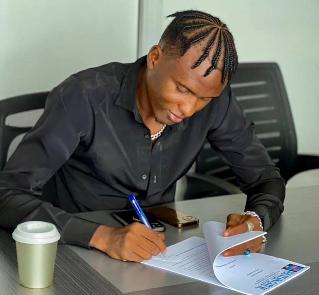 Transfert : Yusuph Athuman rejoint officiellement Fountain Gate FC ...