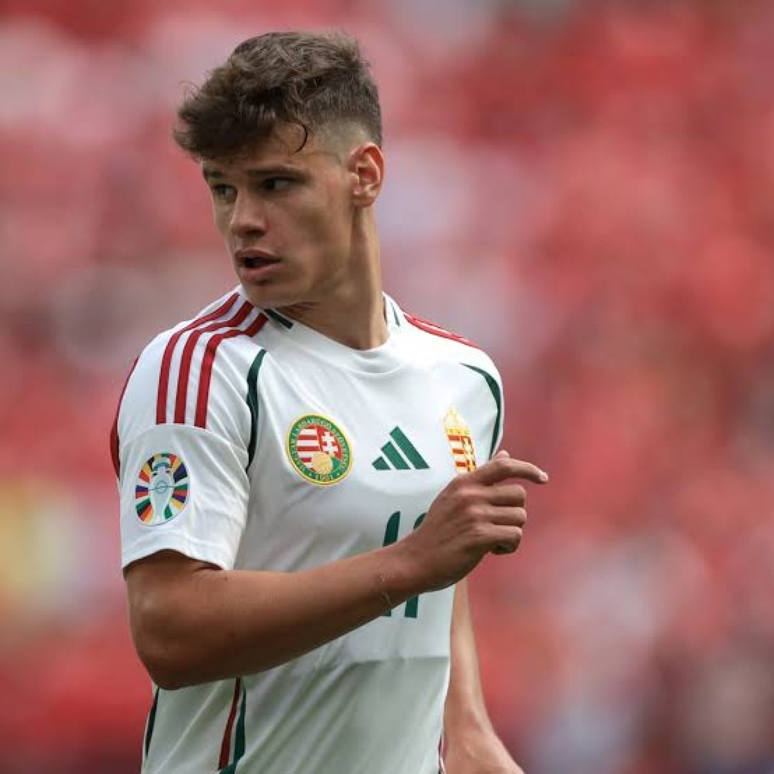 Mercato : Milos Kerkez et Antonee Robinson ciblés par Liverpool ...