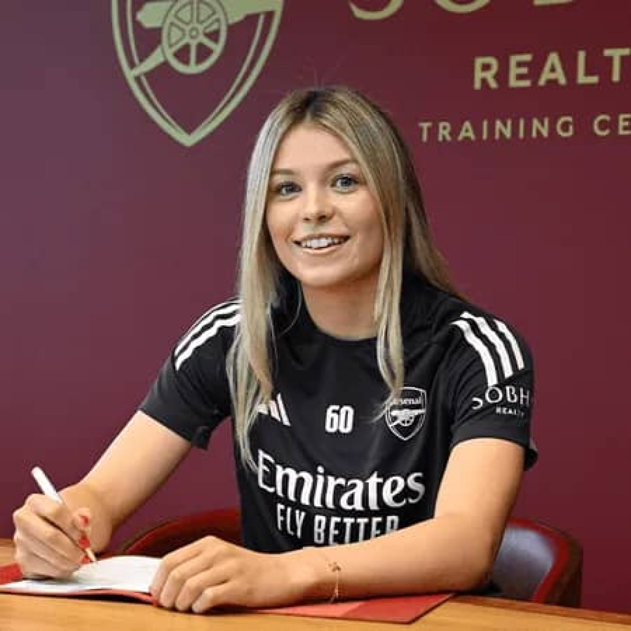 Arsenal FC Women : Laila Harbert signe son premier contrat ...