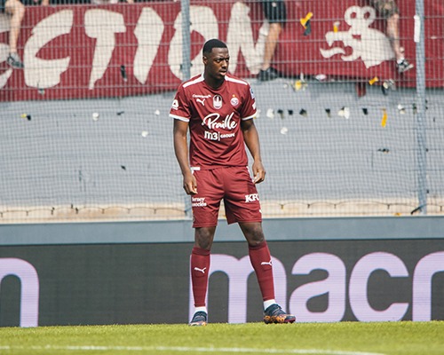 Roggerio Nyakossi sur le départ : l’OM prépare une vente stratégique ...