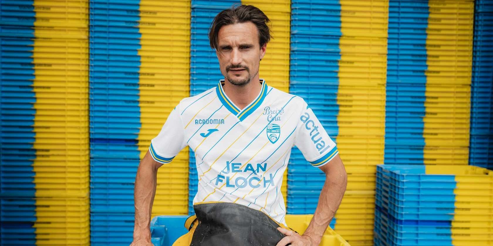 Ligue 1 : le FC Lorient dévoile son maillot extérieur - AfricaFootUnited