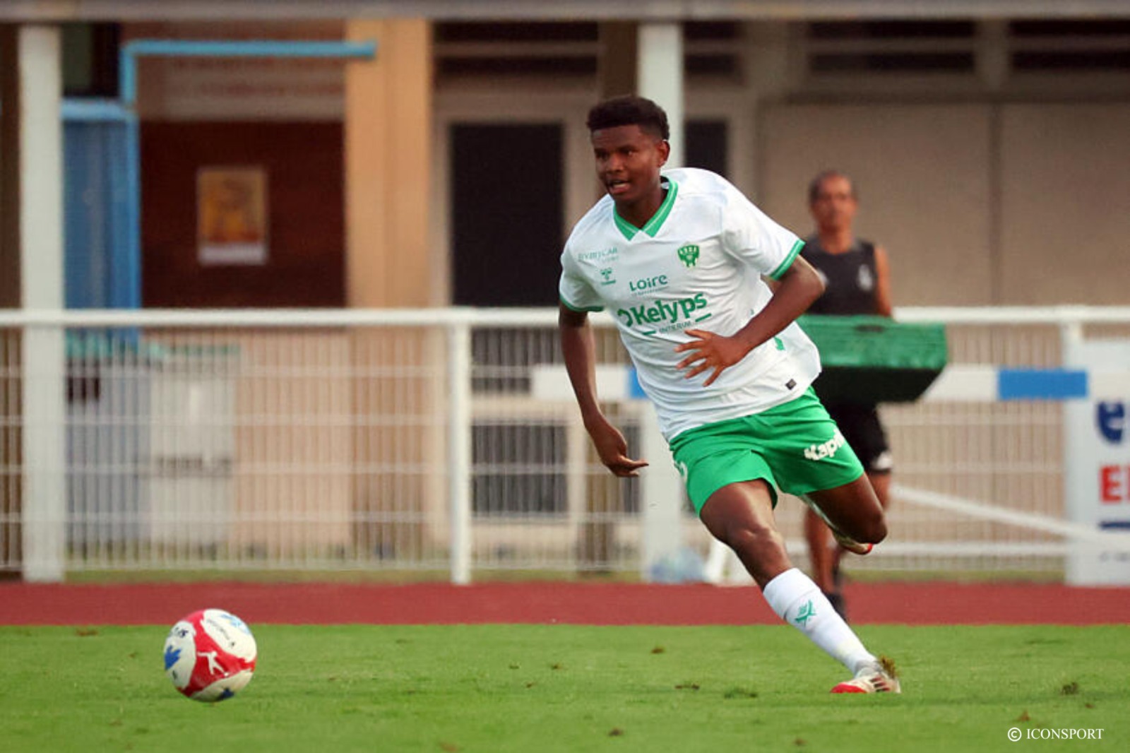 Ligue 2 BKT : Axel Dodote signe son premier contrat professionnel avec ...