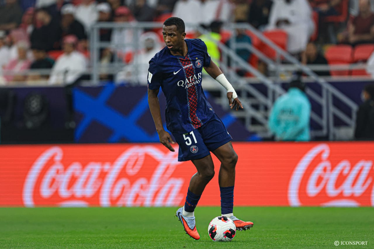 Ligue des Champions (J8) : le défenseur du PSG William Pacho aborde la ...